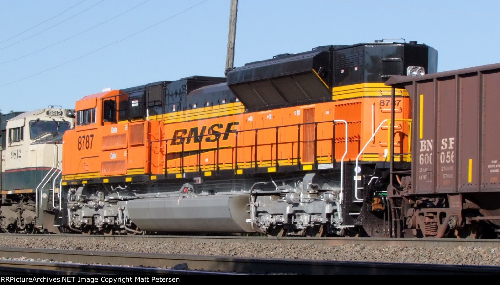 BNSF 8787